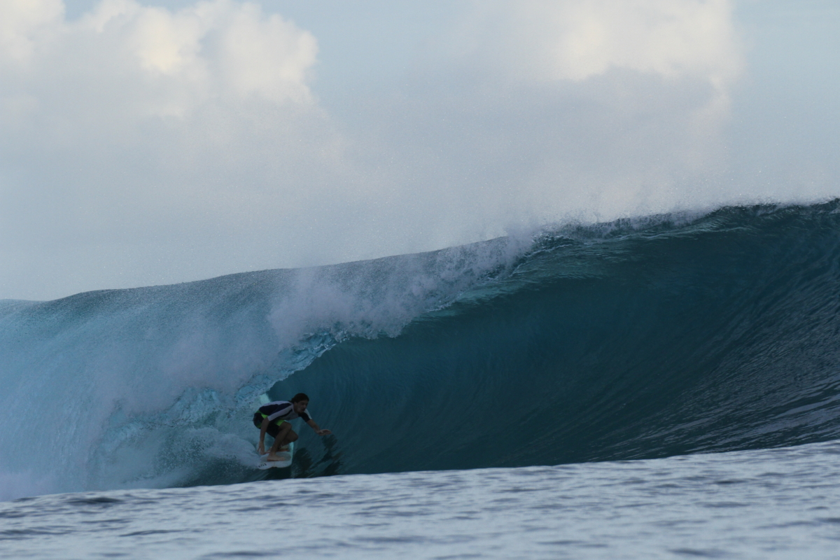 Waves – Southern Mentawai Outpost